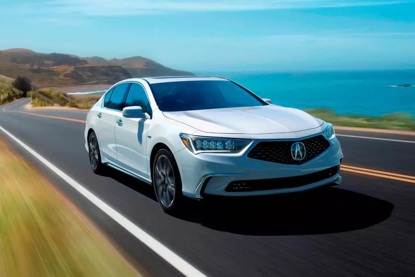 Седан Acura RLX 2018-2020 років у русі