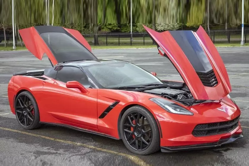 මෙම සොරකම් කරන ලද Corvette Stingray මිලදී ගැනීමට කිසිවෙකුට අවශ්‍ය නැත 58946_2