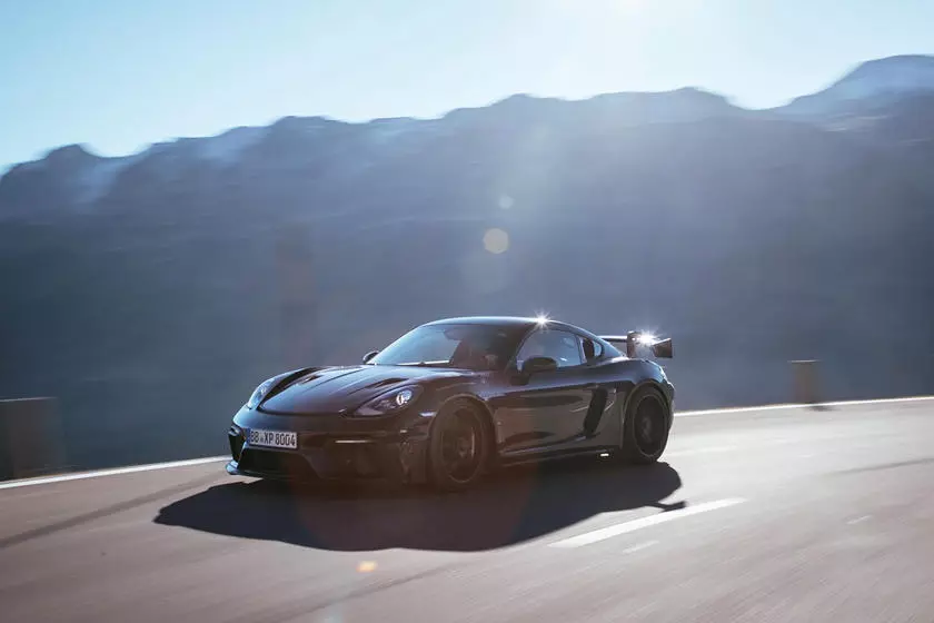 Sehen Sie sich an, wie der Porsche 718 GT4 RS eine rasend schnelle Nürburgring-Zeit aufstellt 58994_5