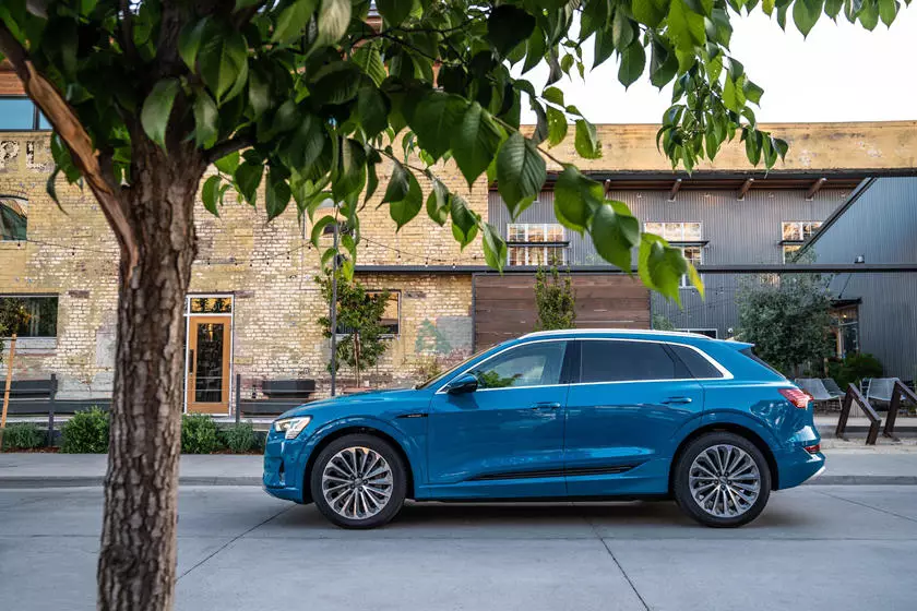 2019 2022 Audi e-tron Lateral Saib