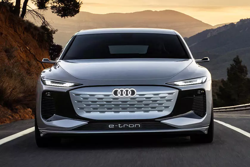 2023 Audi A6 e-tron Front View မောင်းနှင်ခြင်း။