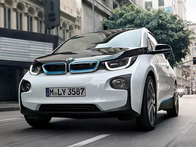 Navbatdagi BMW i8 mutlaq yirtqich hayvonga aylanadi 59091_3