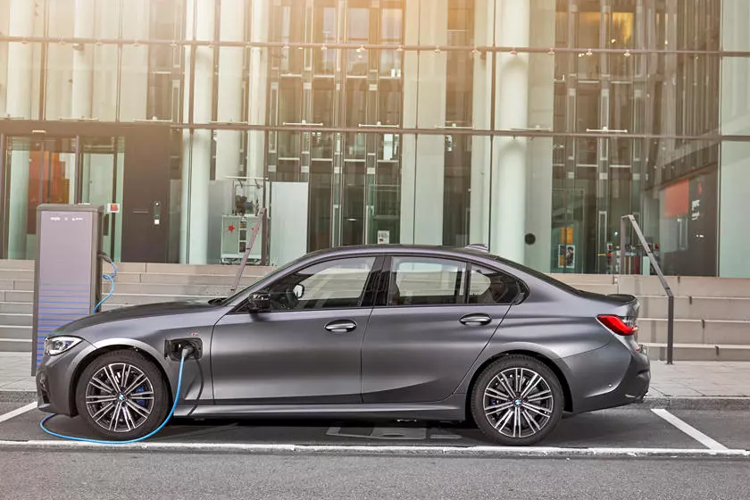 2021-2022 BMW 3-serie Hybrid sidosikt