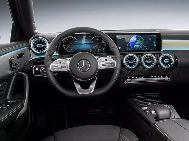 Mercedes-Benz нарэшце пакажа новую інфармацыйна-забаўляльную сістэму на CES 2018 59154_2