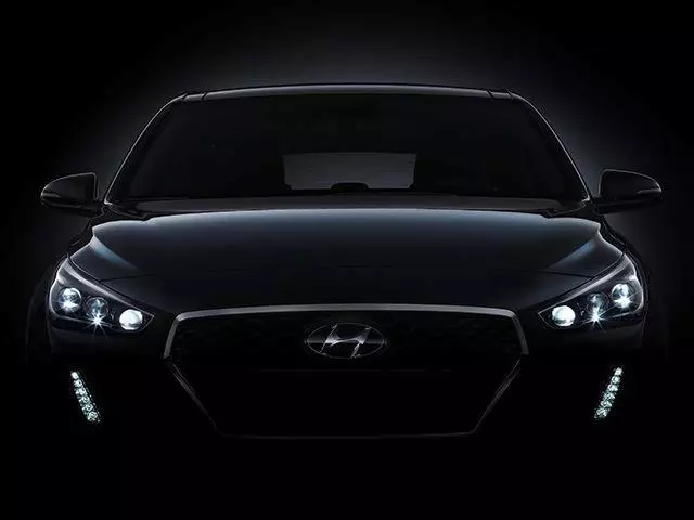Следниот Hyundai Elantra GT се оформува за да биде впечатлив 59174_1