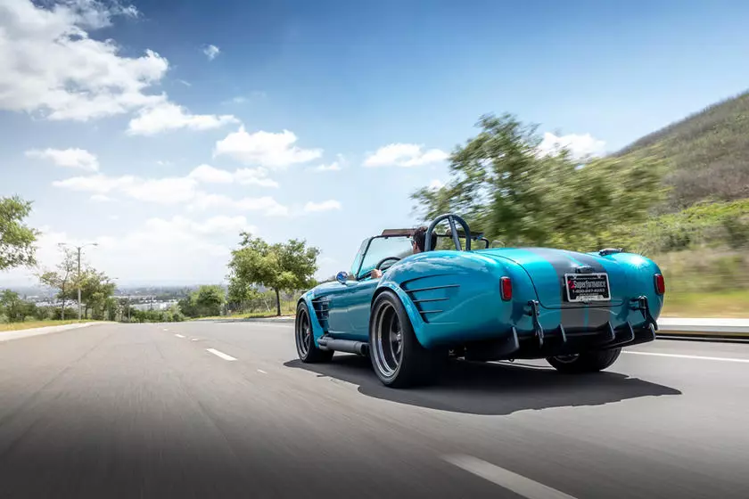 Carroll Shelby zou deze moderne Shelby Cobra goedkeuren 59195_2