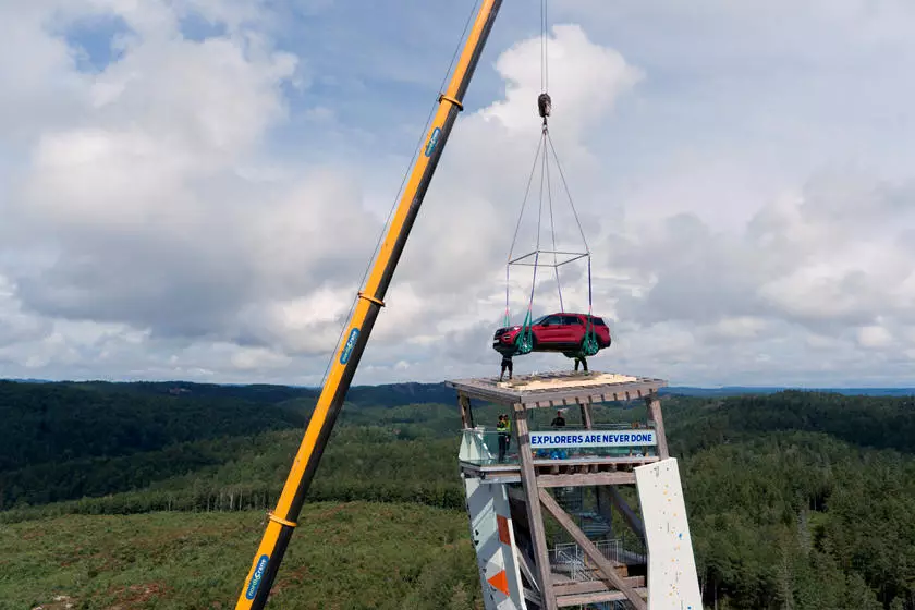 Ford rzucił wyzwanie wspinaczom, aby wygrać odkrywcę, skalując 154-stopową wieżę 59361_2