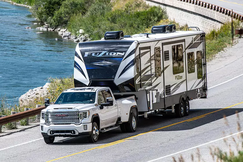 2020-2022 GMC Sierra 3500HD Front-End View