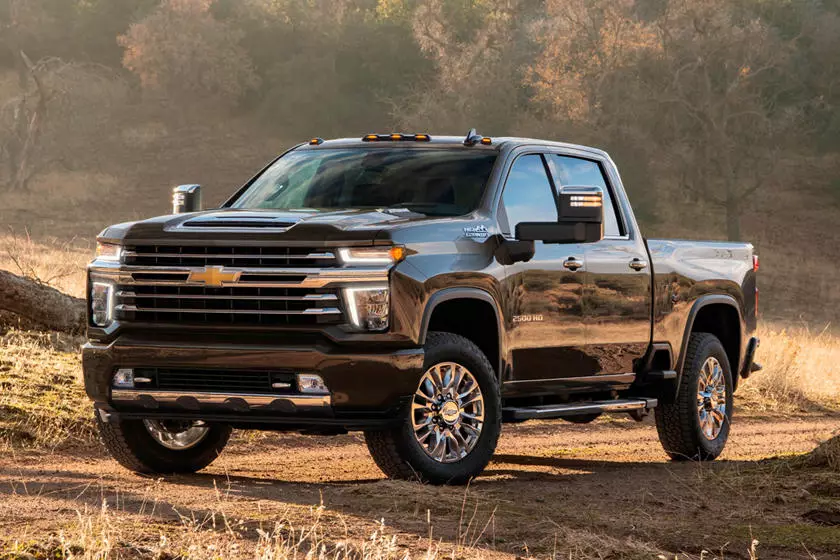 2020-2021 Chevrolet Silverado 2500HD የፊት አንግል እይታ