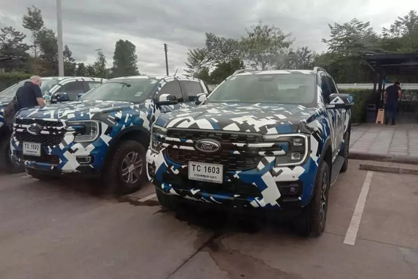 2023 Ford Ranger XLT, FX4, සහ Wildtrak Trims වලින් ඔත්තු බැලුවා 59510_2