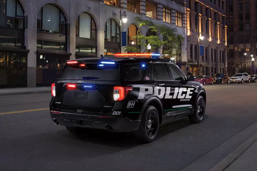 لن يكون Ford Explorer Interceptor أسرع سيارة شرطية في أمريكا إلى الأبد 59663_2