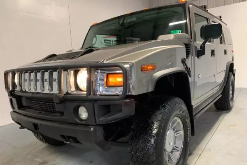 Phléascann Hummer H2 isteach i lasracha agus é ag iompar ceithre channa gáis 59698_3