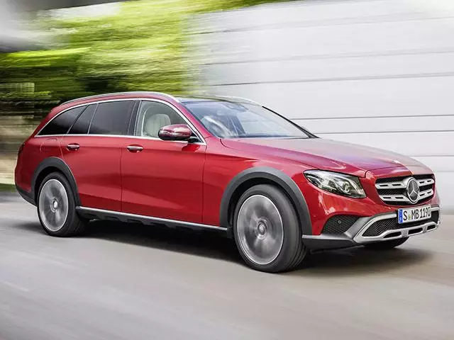 O le Mercedes E-Class All-Terrain ua fa'ailoa mai o le taavale toso i fafo o au miti 59843_1