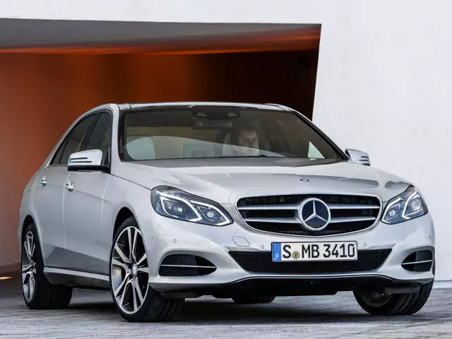 Opisyal na Inihayag ng Mercedes ang 2014 E-Class 59902_1