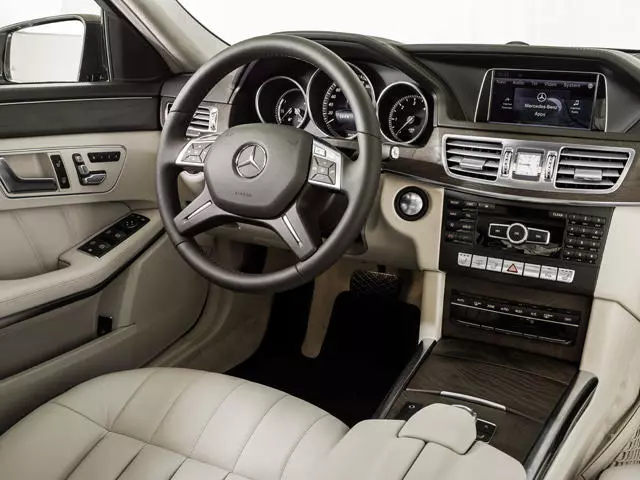 Mercedes เปิดตัว 2014 E-Class . อย่างเป็นทางการ 59902_4