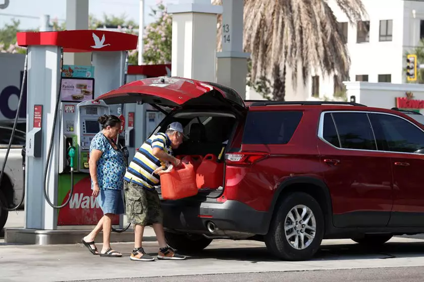 TWISSIJA: M'għandekx Imla Boroż tal-plastik Bil-Gażolina 59942_6