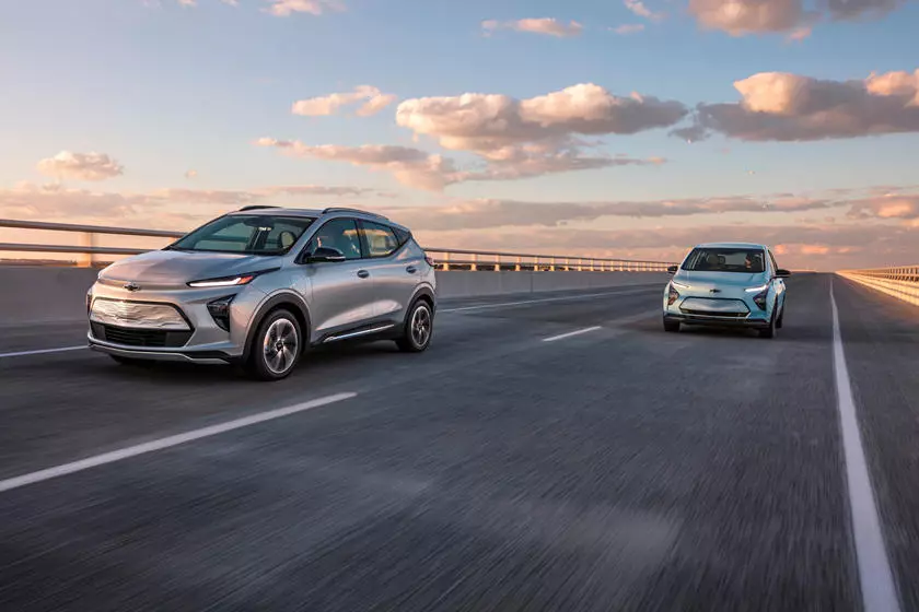 Visão frontal do Chevrolet Bolt EUV 2022