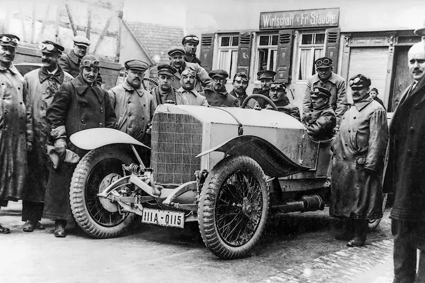 Vor 100 Jahren hat Mercedes die Welt der Performance aufgeladen 6000_4