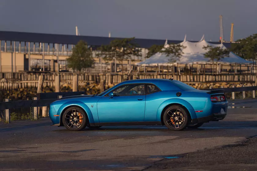 Vedere laterală Dodge Challenger SRT Hellcat 2019-2021