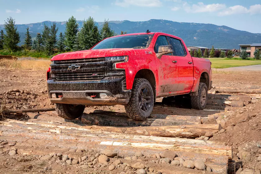 2019-2021 Chevrolet Silverado 1500 Front Angle View