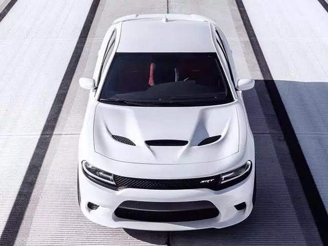 Dodge Charger SRT Hellcat розганяється від 0 до 60 миль/год у... 60258_1