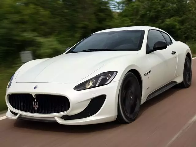 Vous détesterez ou aimerez ce que Liberty Walk a fait à cette Maserati 60367_4