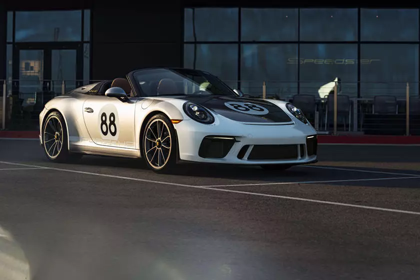 Final Porsche 911 Speedster selst á 1 milljón dollara 60532_3