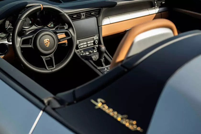 Finální Porsche 911 Speedster se prodává za 1 milion dolarů 60532_9