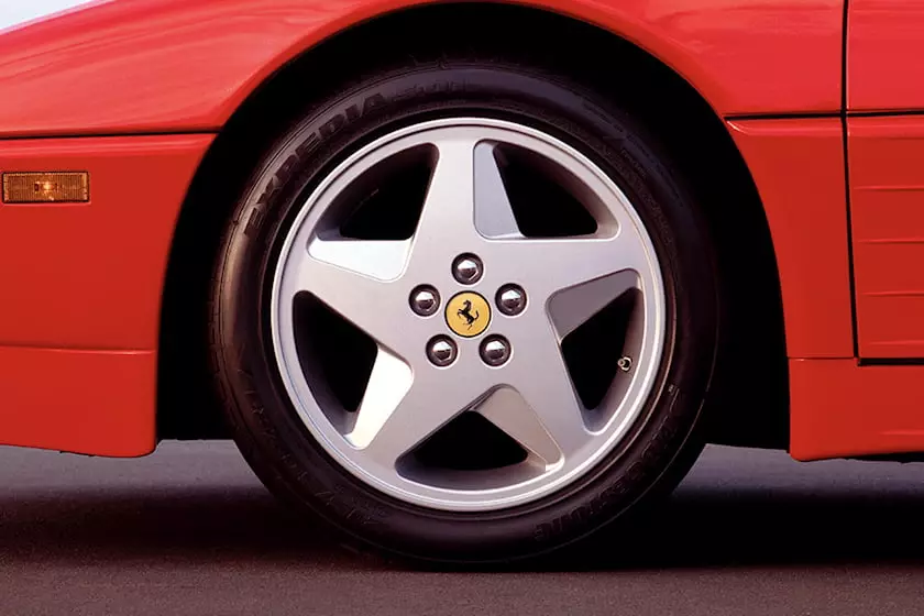 6 ដង Ferrari ផលិតតិចជាងរថយន្តល្អឥតខ្ចោះ 605_4