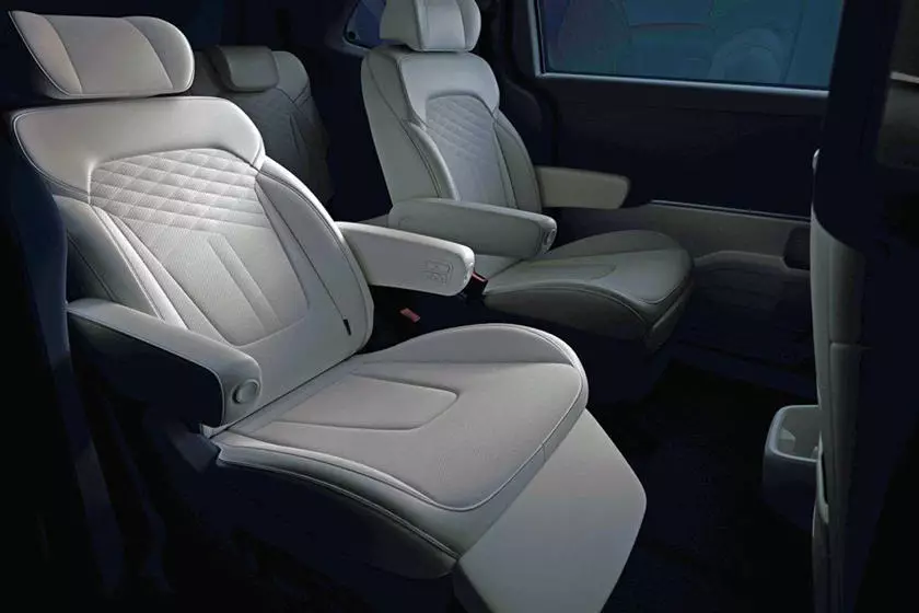 Hyundai prende in giro l'elegante e lussuoso minivan 60767_8