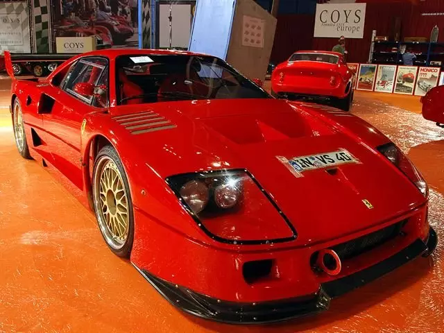 Gba Lati Mọ Ferrari F40: Mu lọ Si Orin naa 61077_1