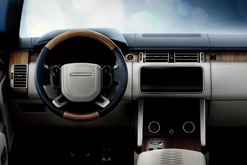 Приголомшливий Range Rover SV Coupe знятий на металоконструкцію перед виробництвом 61111_5