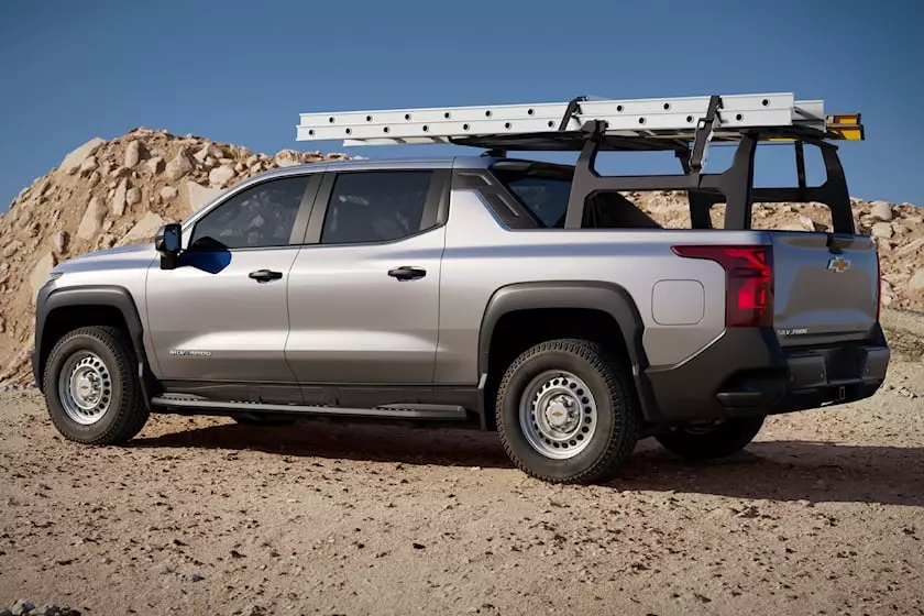 2024 Chevrolet Silverado 1500 EV Vista traseira