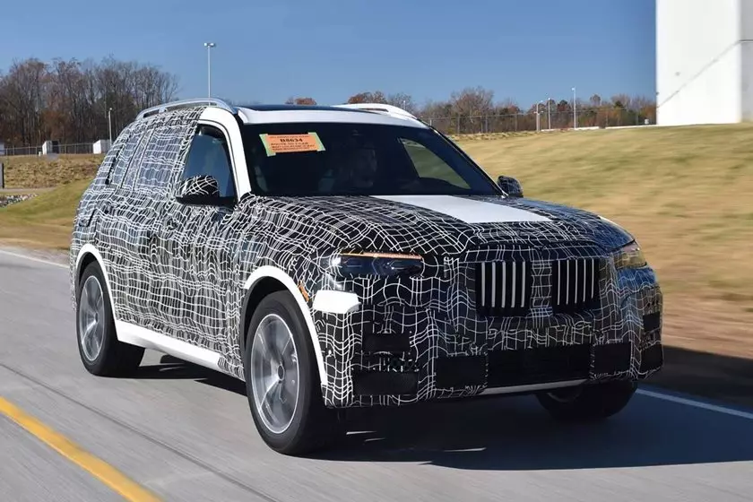 Tshiab BMW X7 Pob 455-HP Raws Li Cov Ntaub Ntawv Leaked 61283_1