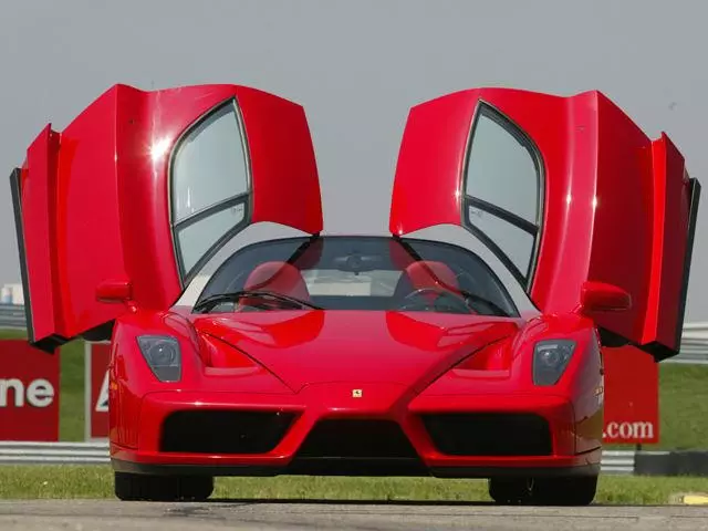 It's About Time Isang Ferrari Enzo Rolled into Jay Leno's Garage 61644_1