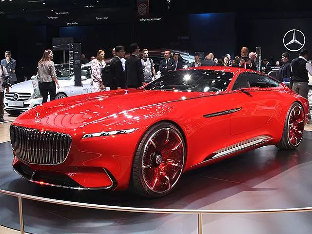 De Verréckten Mercedes-Maybach 6 Konzept ass de weltgréisste RC Auto 61826_1