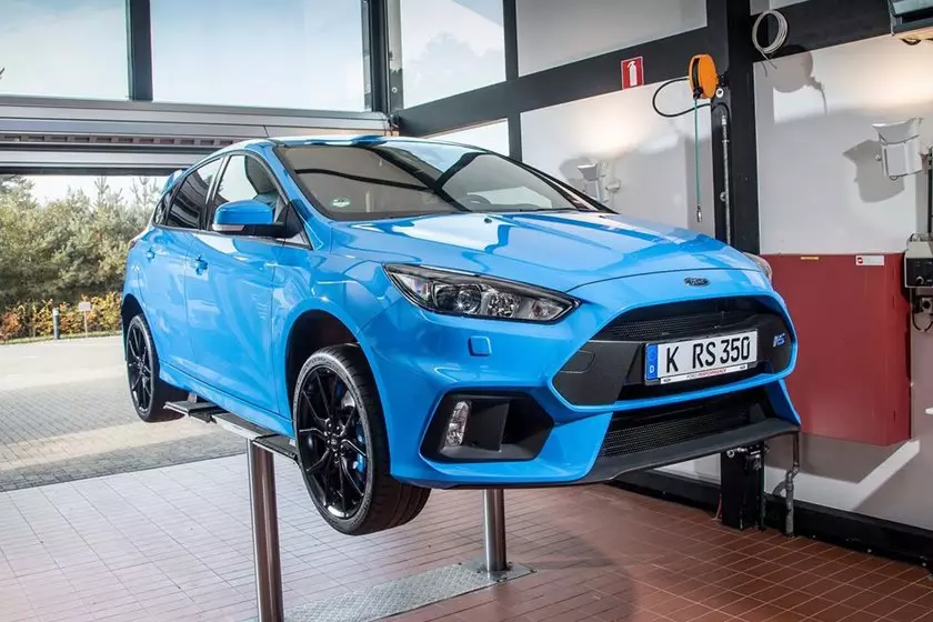 Iyi Ford Focus RS nyirayo yari afite moteri ye ifunze kuri kilometero 20k gusa 61932_1