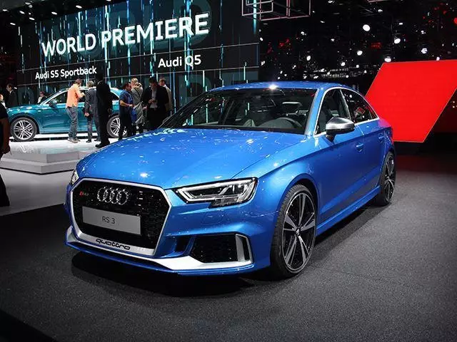 Audi voitti vuoden 2016 Pariisin autonäyttelyn loistavilla malleilla 61991_1