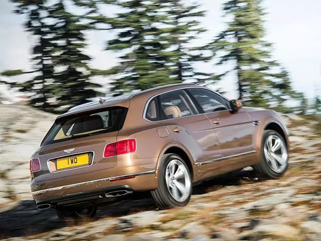 តើ Bentayga ដែលត្រូវបានតាមដាននៅទីបំផុតអាចបញ្ចុះបញ្ចូលអ្នកមានឱ្យទៅ Bentleys Off-Road ដែរឬទេ? 620_5