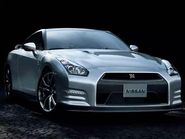 Nissan revela revisións para GT-R 62327_2