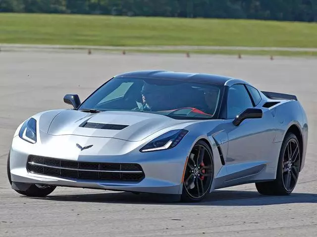 Նոր Corvette Stingray-ը շարժիչի ամբողջական խափանում է ստացել ընդամենը 6000 մղոն անցնելուց հետո 62470_1