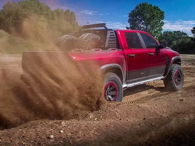 Дозвольте FCA пояснити божевілля, що є концепцією Ram Rebel TRX 62689_1