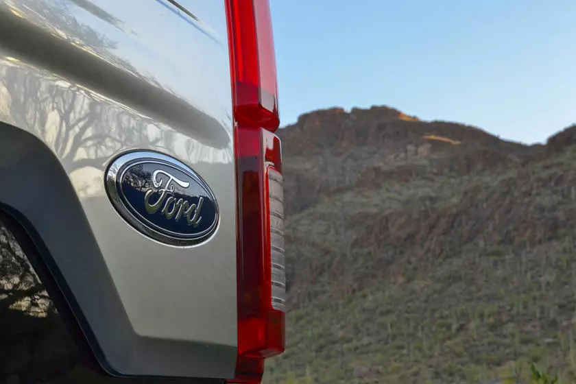 2019-2020 Ford F-150 Limitado nga Badge