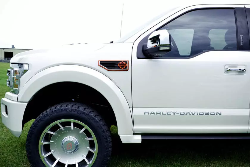 Ford F-150 Harley-Davidson Edition परत आली आहे 62816_6