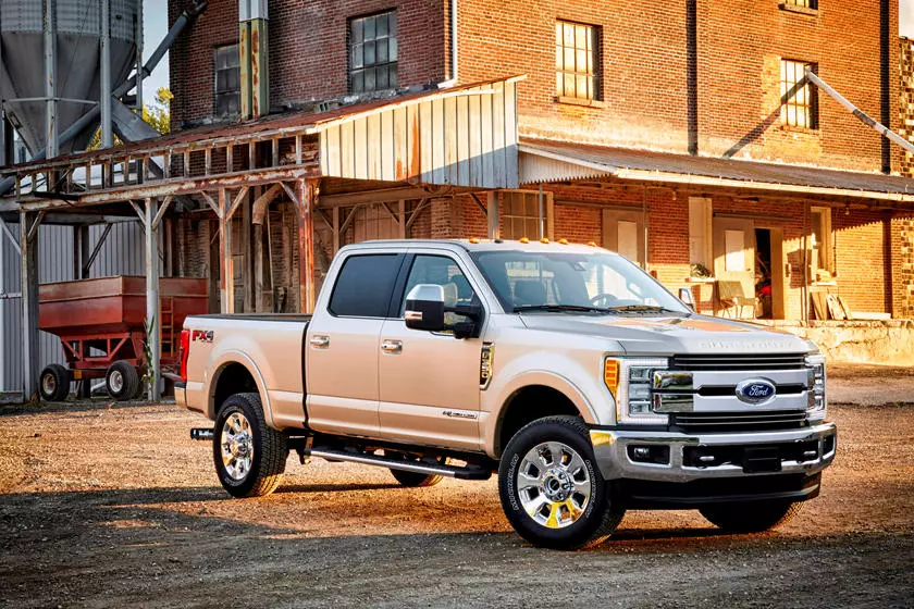 54,000 trakk Ford F-250 u F-350 qed jiġu investigati għal tailgates difettużi 62939_6