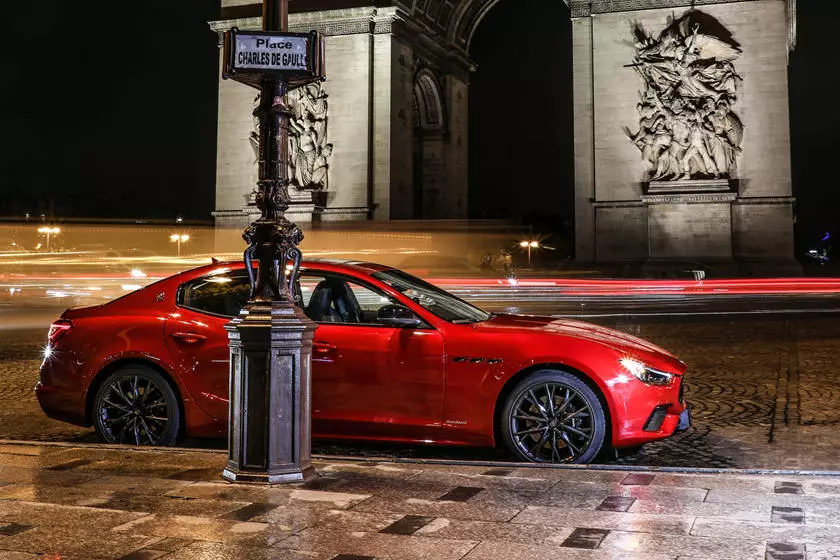 Jazda na Maserati z Paríža do Monte Carla: Cesta za objavmi 63056_1
