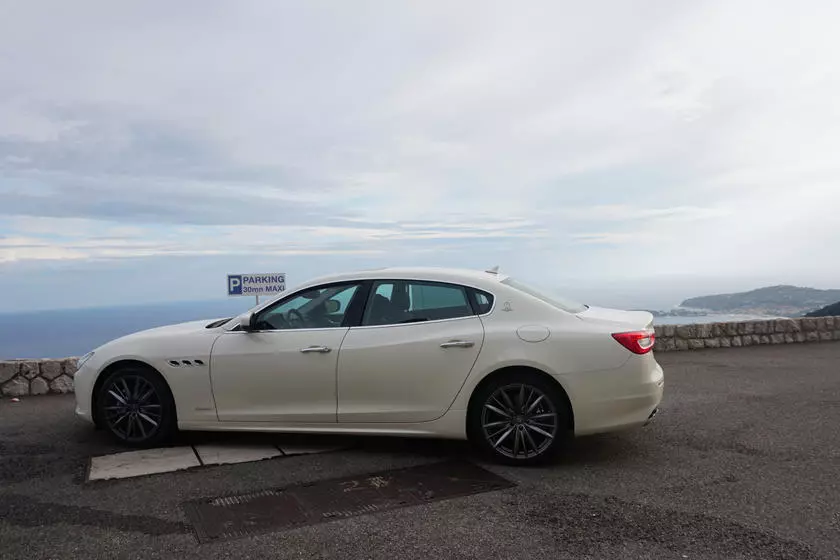 Jazda na Maserati z Paríža do Monte Carla: Cesta za objavmi 63056_50