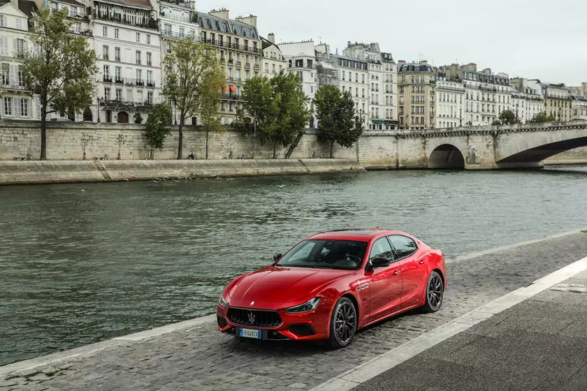 Nyopir Maseratis Saka Paris menyang Monte Carlo: Perjalanan Penemuan 63056_56