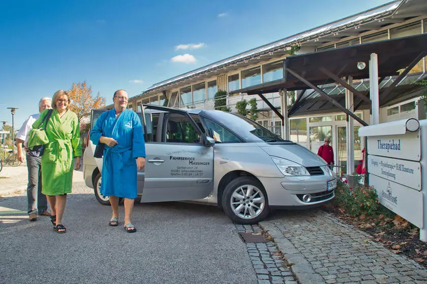 12 nga ligjet më të çuditshme të automobilave nga e gjithë bota 63261_19