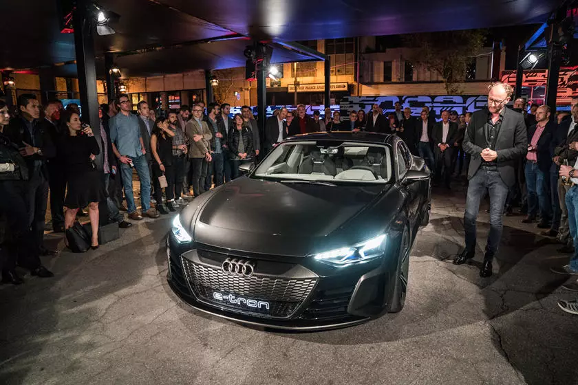 A estreia do Audi e-tron GT Concept em LA é uma grande festa 63354_2